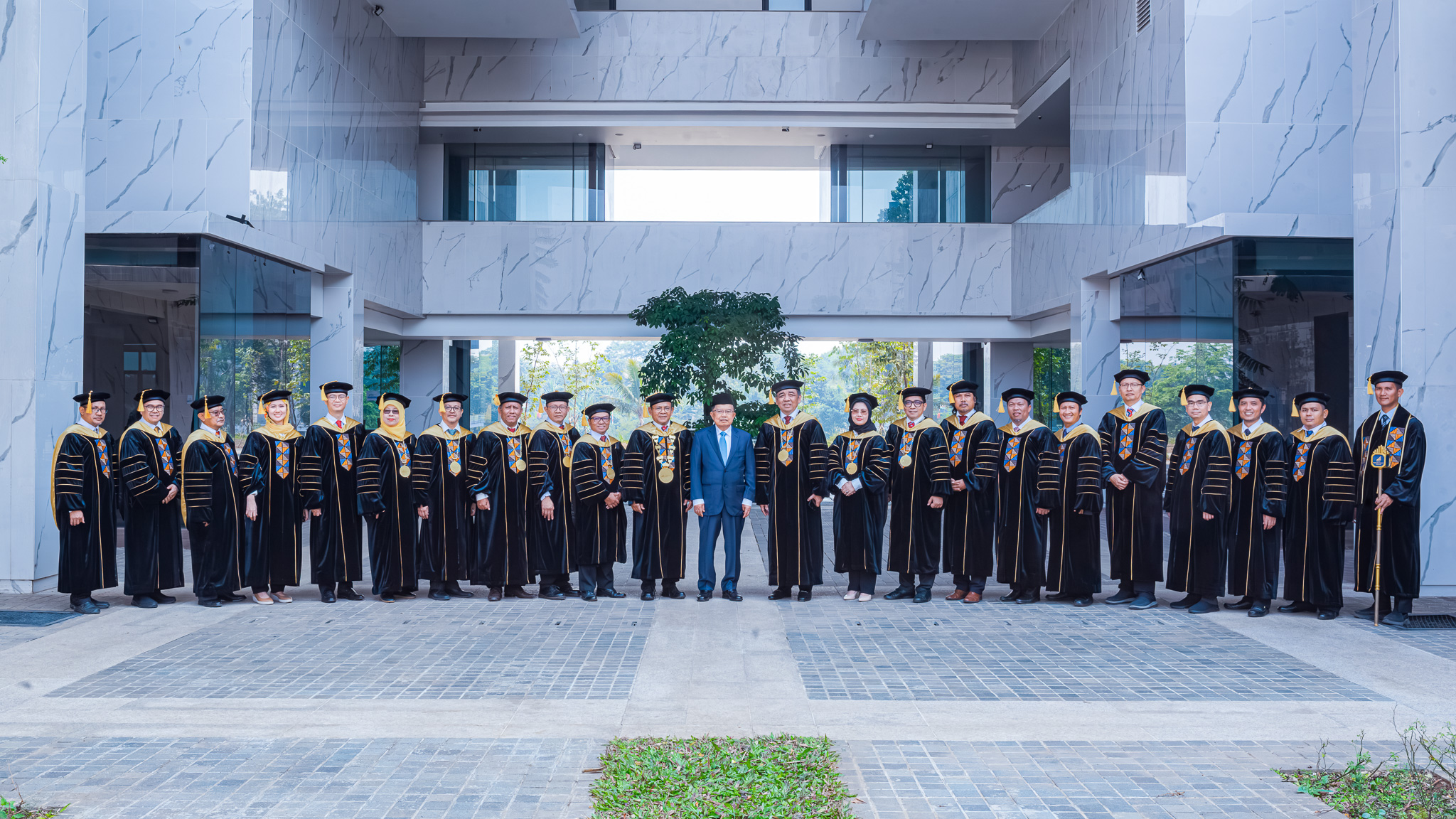The First UIII Commencement - Faculty of Economics and Business
